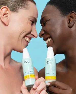FRE Glow Me + 50 Lightweight Tinted Moisturizer Mineral Spf 50 - Medium - Deep