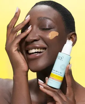 FRE Glow Me + 50 Lightweight Tinted Moisturizer Mineral Spf 50 - Medium - Deep