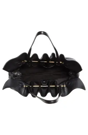 FERRAGAMO Medium Gancio Piercing Soft Leather Shoulder Bag - Nero