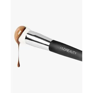HUDA BEAUTY Easy Blur Brush