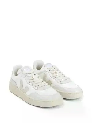 VEJA V-90 Trainers