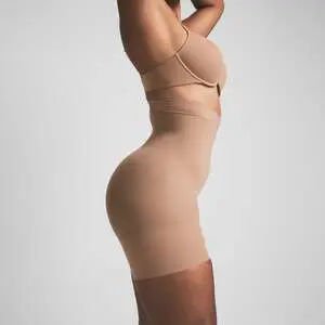 SKIMS High Waisted Mid Thigh Short | Black | | Sheer Seamless - Sienna