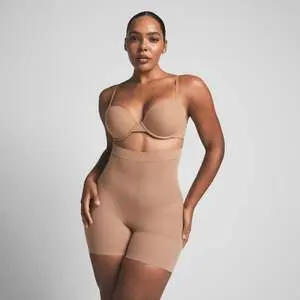 SKIMS High Waisted Mid Thigh Short | Black | | Sheer Seamless - Sienna