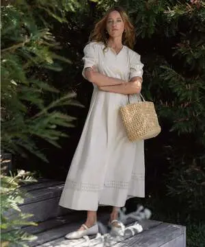 Jenni Kayne Capri Handheld Bag