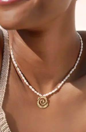 Ettika Aura Swirl Pendant Freshwater Pearl Necklace - Gold