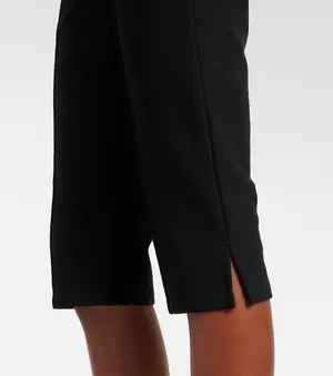 Vince Mid-rise Slim Capri Pants - Black