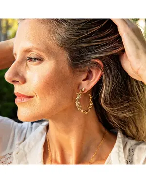 CAPUCINE DE WULF Meadow Pave Flower Grande Hoop Earrings - Gold