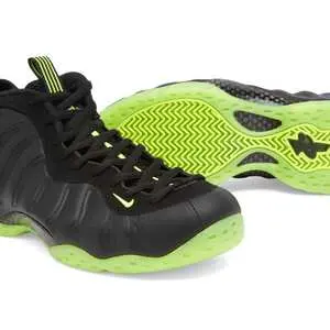 Nike Air Foamposite One Sneaker - Black/volt