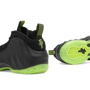 Nike Air Foamposite One Sneaker - Black/volt