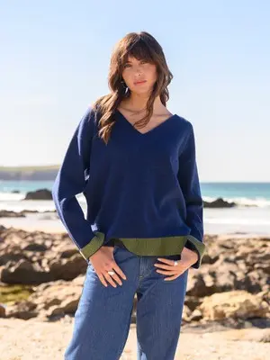CELTIC & CO. Ponte V-neck Sweater