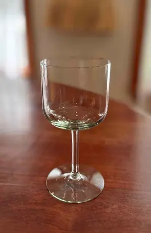 MBARE Retro Wine Glass