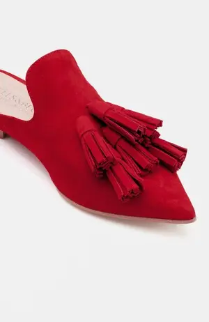 BELLS & BECKS Mirella Pointy Toe Tassel Mule