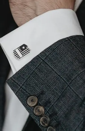 CUFFLINKS, INC. Cufflinks