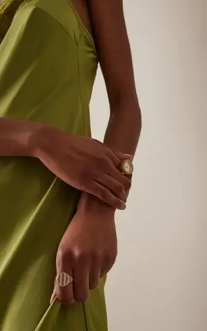 Yvonne Léon Riviera Signet Ring