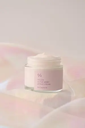 DR. CEURACLE Vegan Active Berry Lifting Cream - None