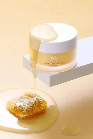 DR. CEURACLE Royal Vita Propolis 33 Cream