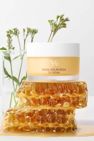 DR. CEURACLE Royal Vita Propolis 33 Cream