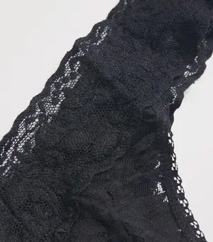 Hanky Panky Lace Low-rise Thongs