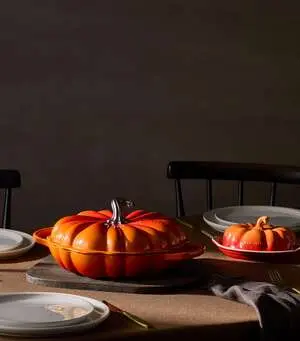 LE CREUSET Cast Iron Pumpkin Shallow Casserole Dish