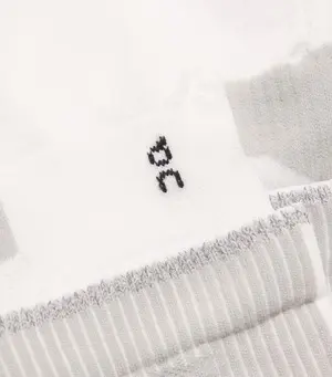 On Performance Run Mid Socks