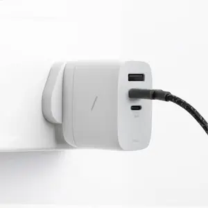 14TH & UNION Int'l Fast Gan Charger - White 67w Intl Plug
