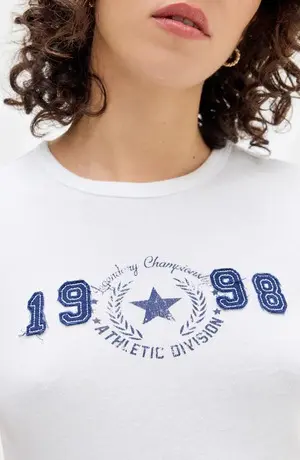 BDG URBAN OUTFITTERS 1998 Appliqué Graphic Baby Tee