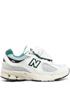 NEW BALANCE 2002 Sneakers - White