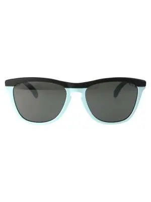 Oakley Sunglasses - 928403 Matte Carbon/blue Milkshake