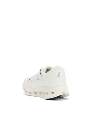 On Cloudsurfer 2 Sneaker - Ivory