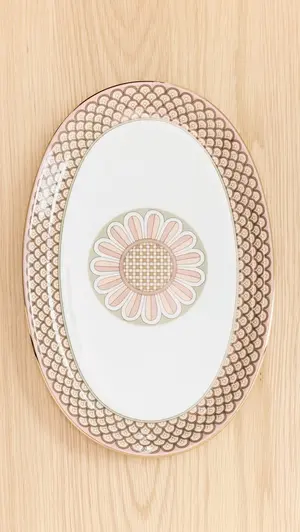 La DoubleJ Oval Platter - Odysseus