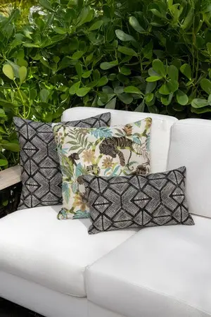 ELAINE SMITH Bakuba Indoor & Outdoor Woven Accent Pillow - Ebony