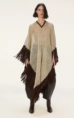 CURATORIA Viento Long Poncho - White