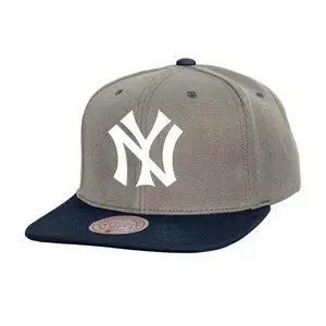 Mitchell & Ness New York Yankees Cooperstown Collection Basic Flip Snapback Hat - Gray