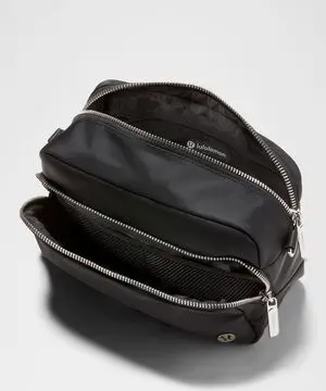 Lululemon Everywhere Crossbody Bag 3l - Black/silver