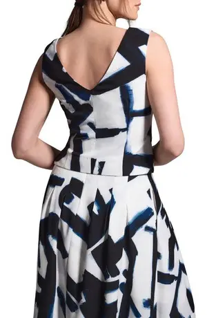 NIC+ZOE Iconic Letterpress Print Sleeveless V-neck Knit Top