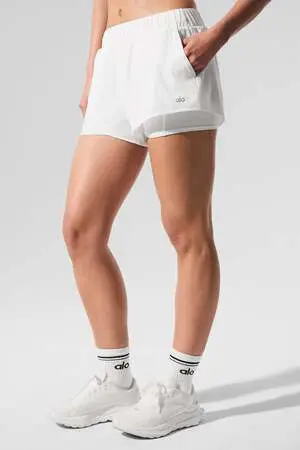 Alo Yoga Sport Star Short - White