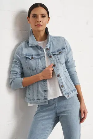 FRANNE GOLDE Classic Stretch Denim Jacket Light Wash
