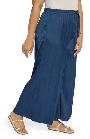 Lyssé Pleated Wide Leg Satin Pants