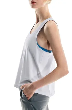 On Focus Swing Tank - White