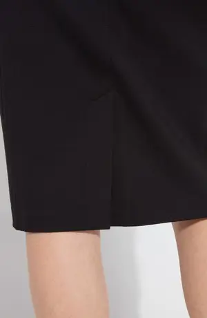 Lyssé Pencil Skirt With Interior Smoothing Waistband