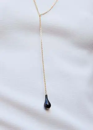 TOTEME Onyx Drop Y Neck Necklace - Black