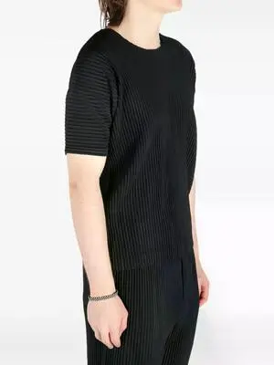 Issey Miyake Plissé-effect T-shirt - Black