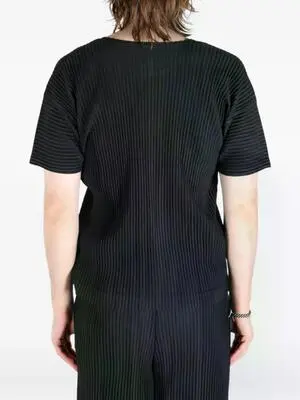 Issey Miyake Plissé-effect T-shirt - Black