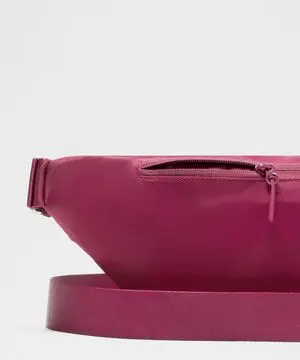 Lululemon Everywhere Belt Bag Extra Large 4l - Raspberry Rave/silver