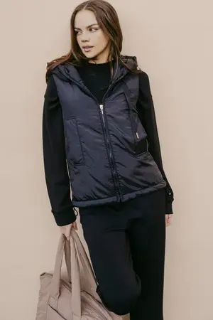 HONORS The Hooded Vest - Black
