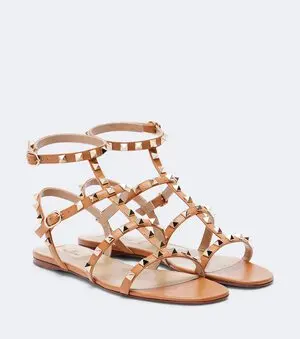 Valentino Garavani Rockstud Leather Sandals - Beige