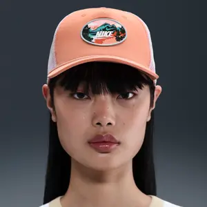 Nike Rise Structured Outdoor Trucker Cap