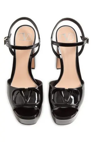 Valentino Garavani Vlogo Signature Platform Sandal - Black