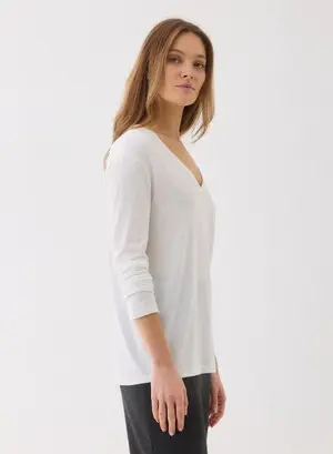 Majestic Filatures Lyocell Cotton Blend Long Sleeve V-neck - Blanc