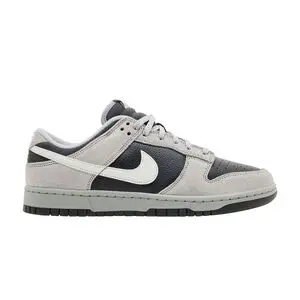 Nike Dunk Low Sneakers